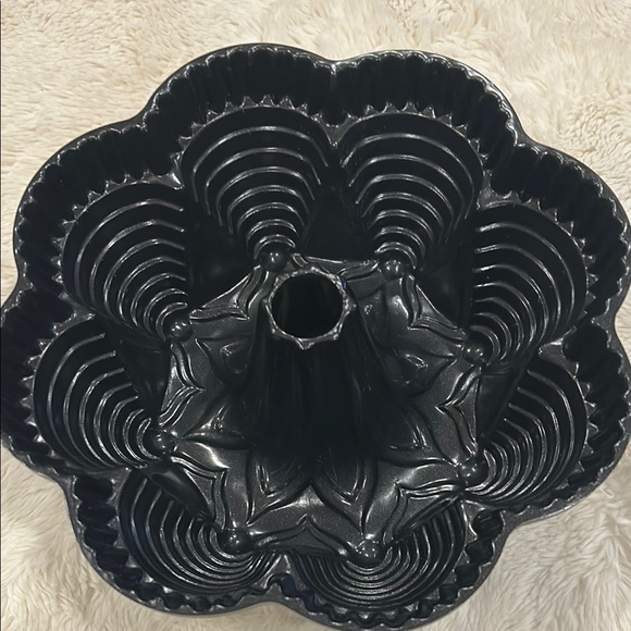 Nordic Ware | Kitchen | Vintage Nordic Ware Fiesta Party Panblack ...